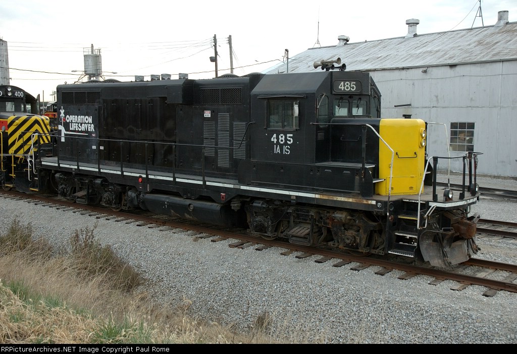 IAIS 485, EMD GP11, with stacks capped in the dead line